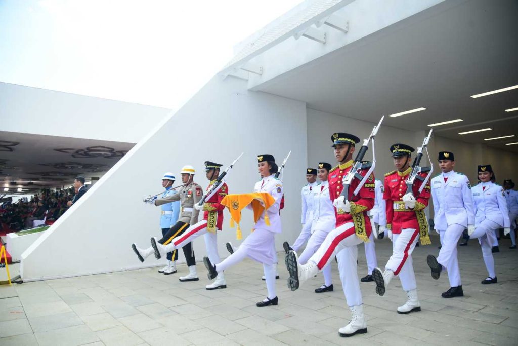 Paskibraka "Indonesia Maju" Siap Menjalankan Upacara Penurunan Bendera di Istana Negara - www ...